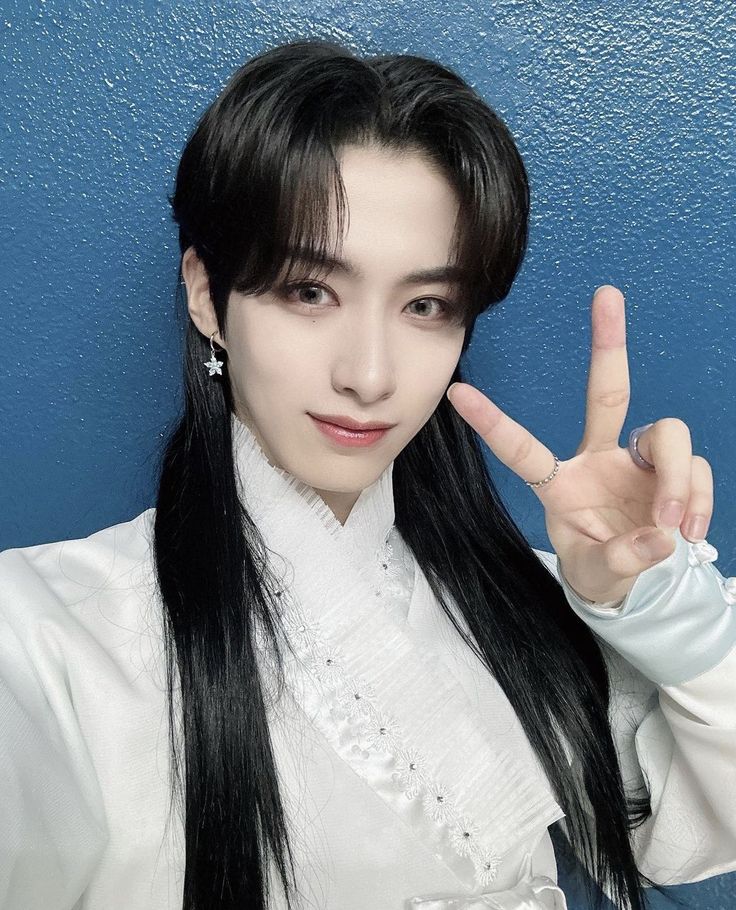 Top 10 Best K-pop Male Idols with Mesmerizing Long Hair - k Verselife News
